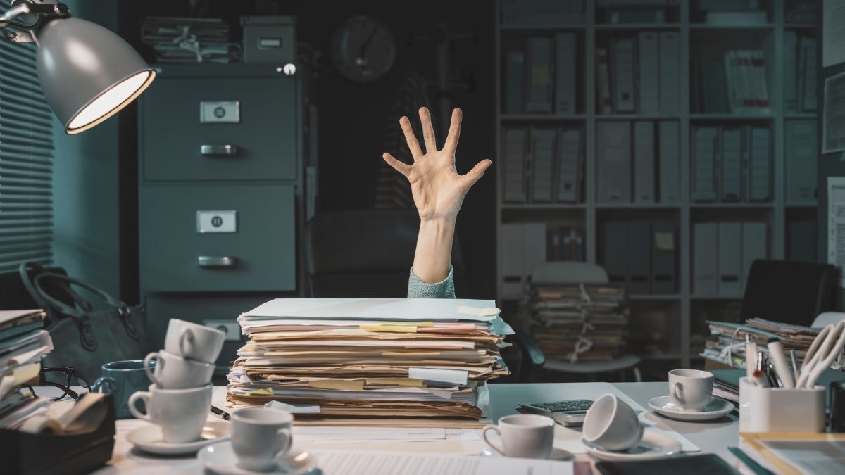 Qué es el síndrome del trabajador quemado: síntomas y cómo superarlo