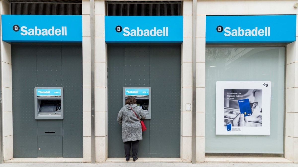 Sabadell sorprende con un cambio en su cuenta que dará más dinero a los ...