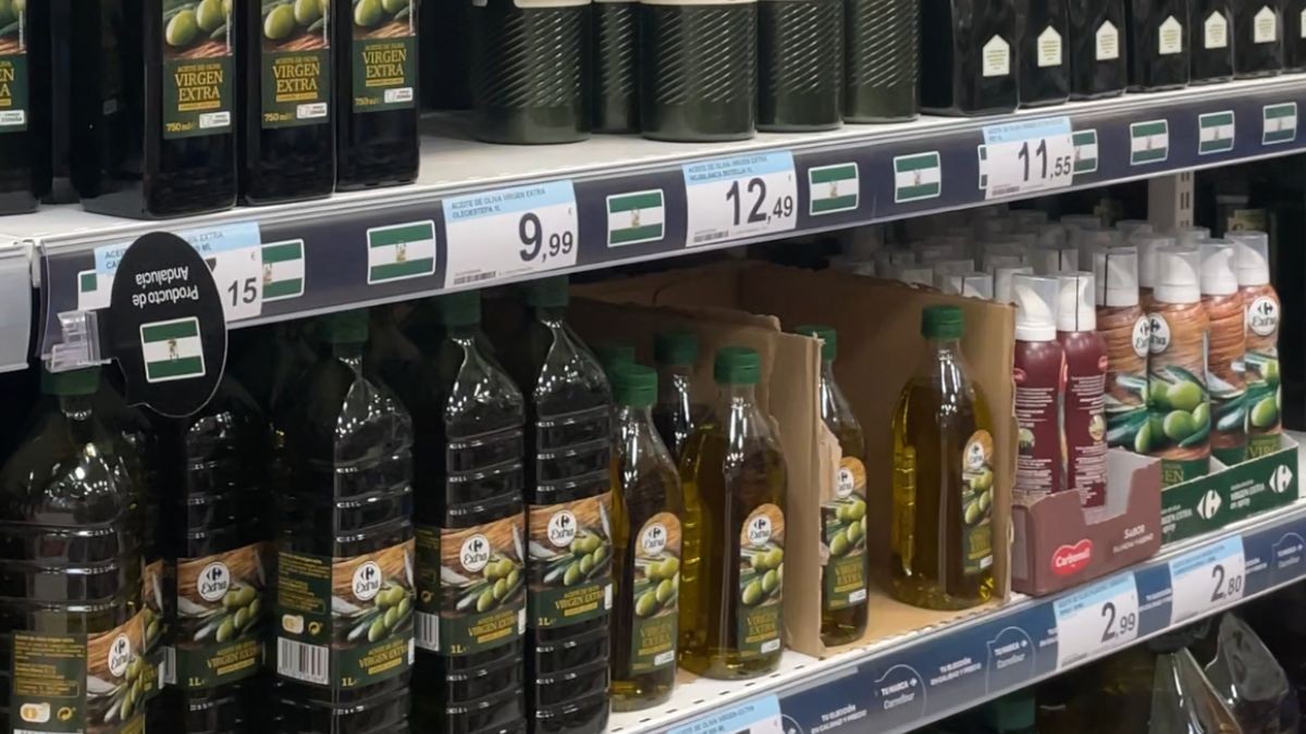 Carrefour baja el precio de su aceite de oliva y lanza un dardo a Mercadona y Lidl