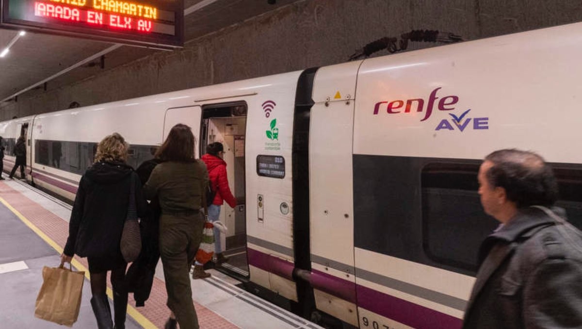 Renfe baja el precio de esta tarjeta por tiempo limitado: descuentos de ...