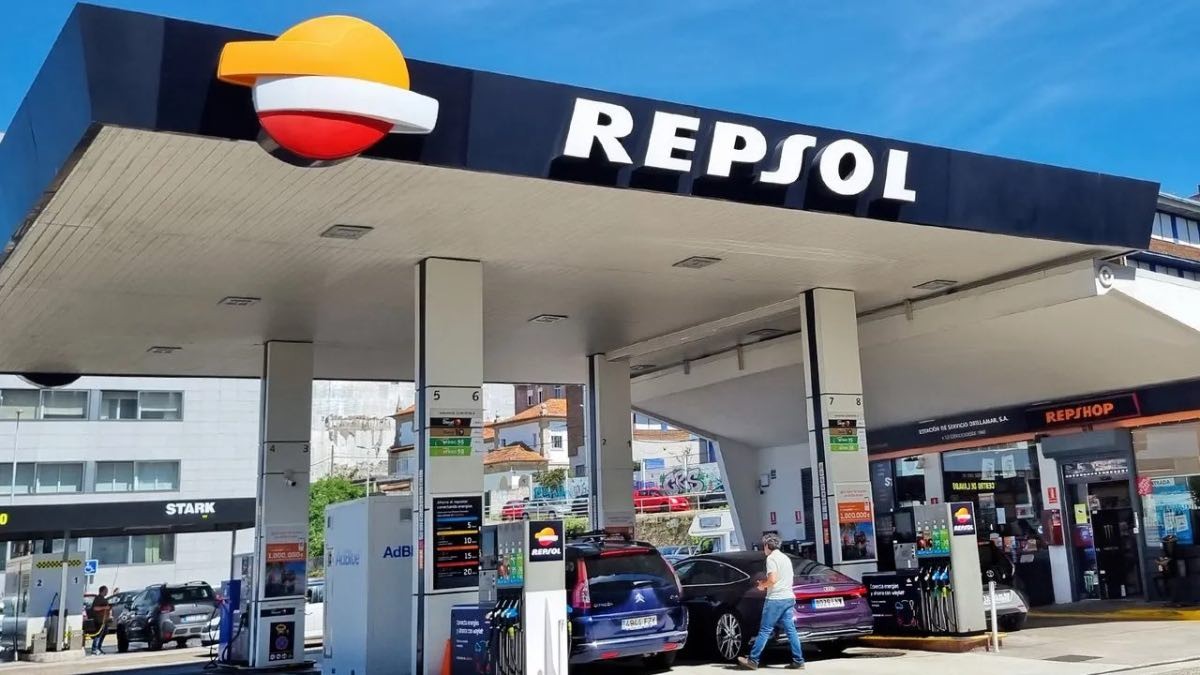 El descuento de Repsol para ahorrar hasta 400 euros al echar gasolina