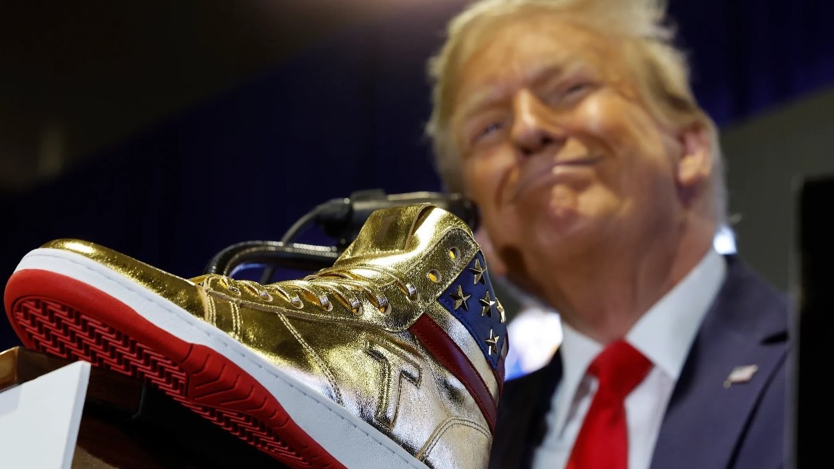 Trump lanza su propia marca de zapatillas deportivas “Trump Sneaker”