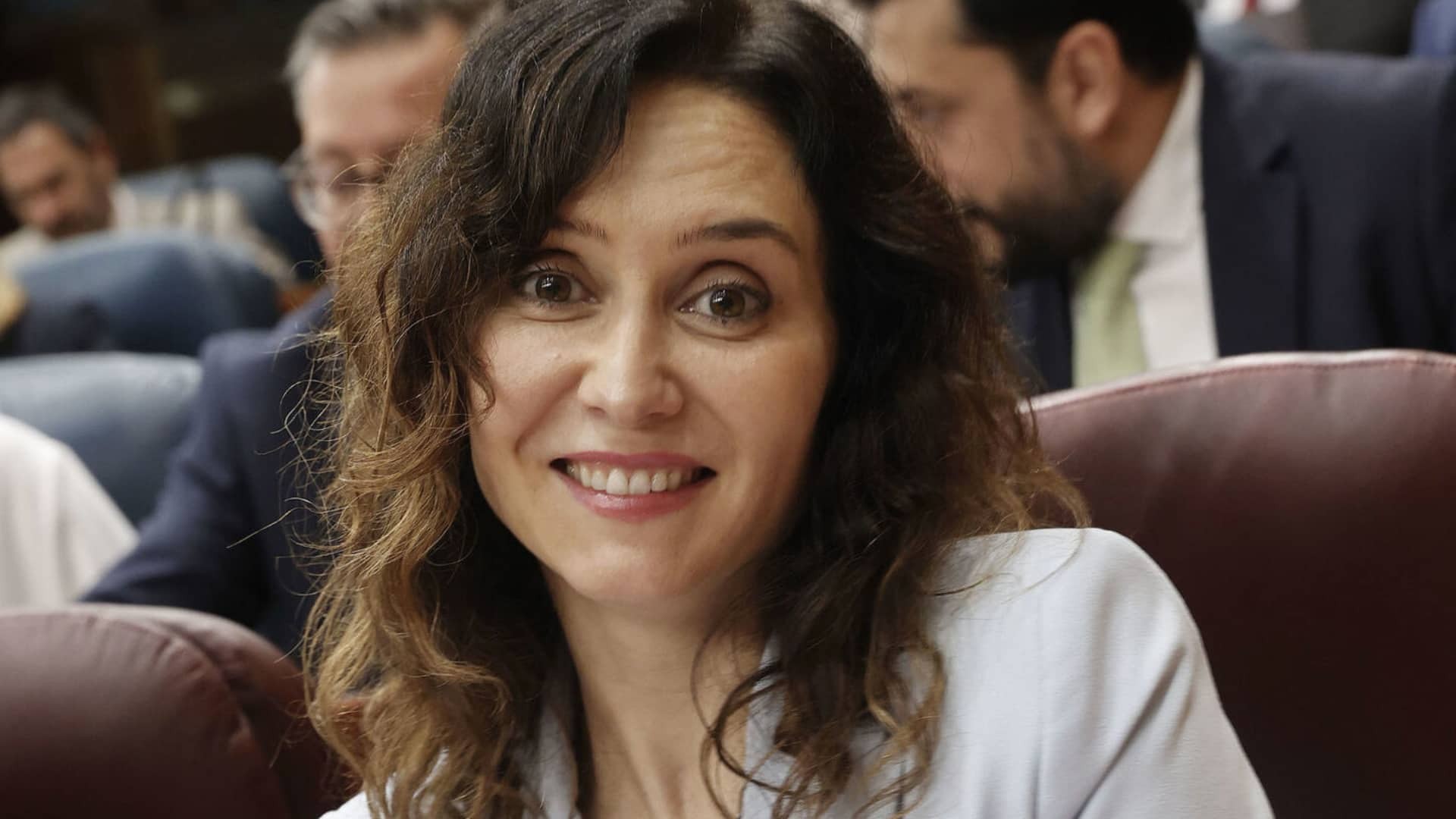 Estos han sido todos los trabajos de Isabel Díaz Ayuso y su nivel de ...
