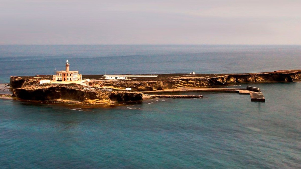La desconocida “isla desierta” con aguas cristalinas del sur de ...