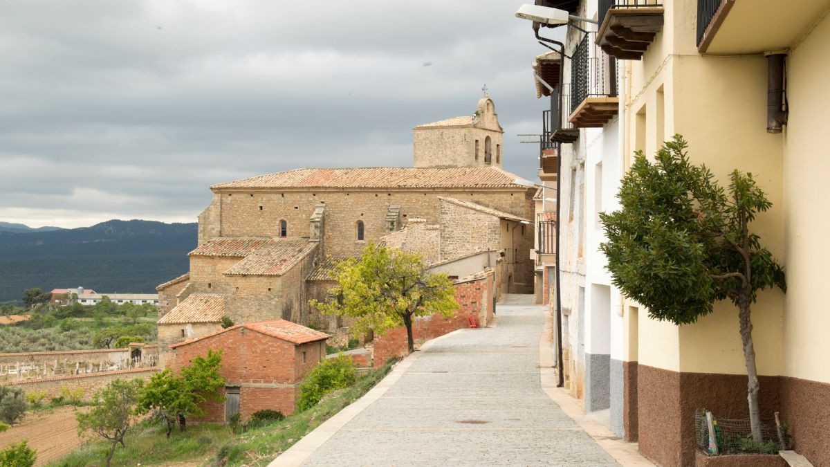 Casa gratis, empleo fijo y sueldo de 1.800 euros en un bonito pueblo rural